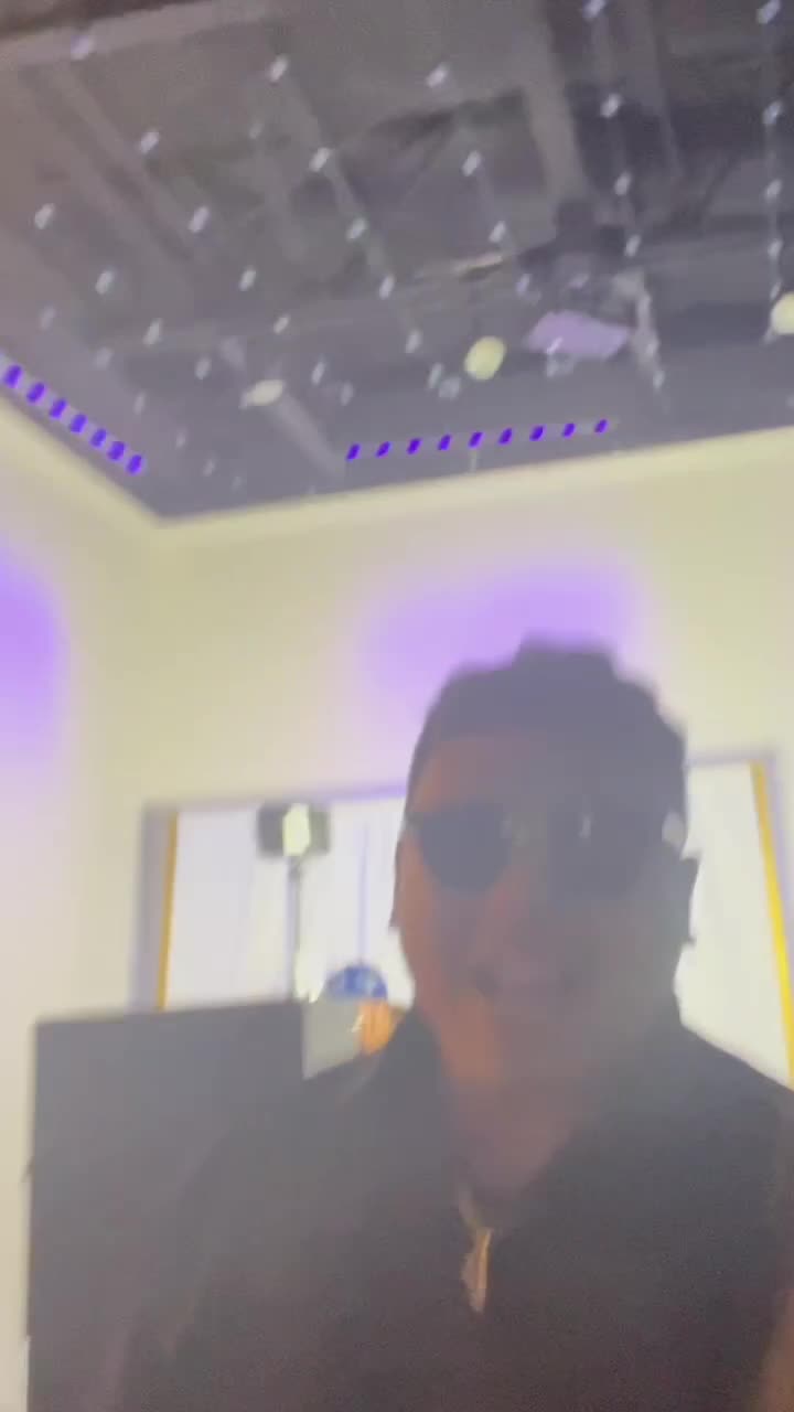 raya_steele (@raya_steele) - Urlebird