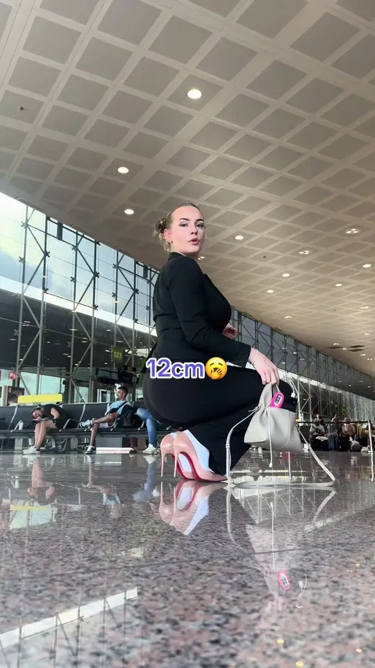 goddess.emasanti (@goddess.emasanti) - Urlebird