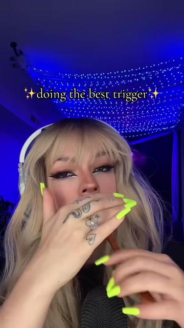 runamoonasmr (@runamoonasmr) - Urlebird