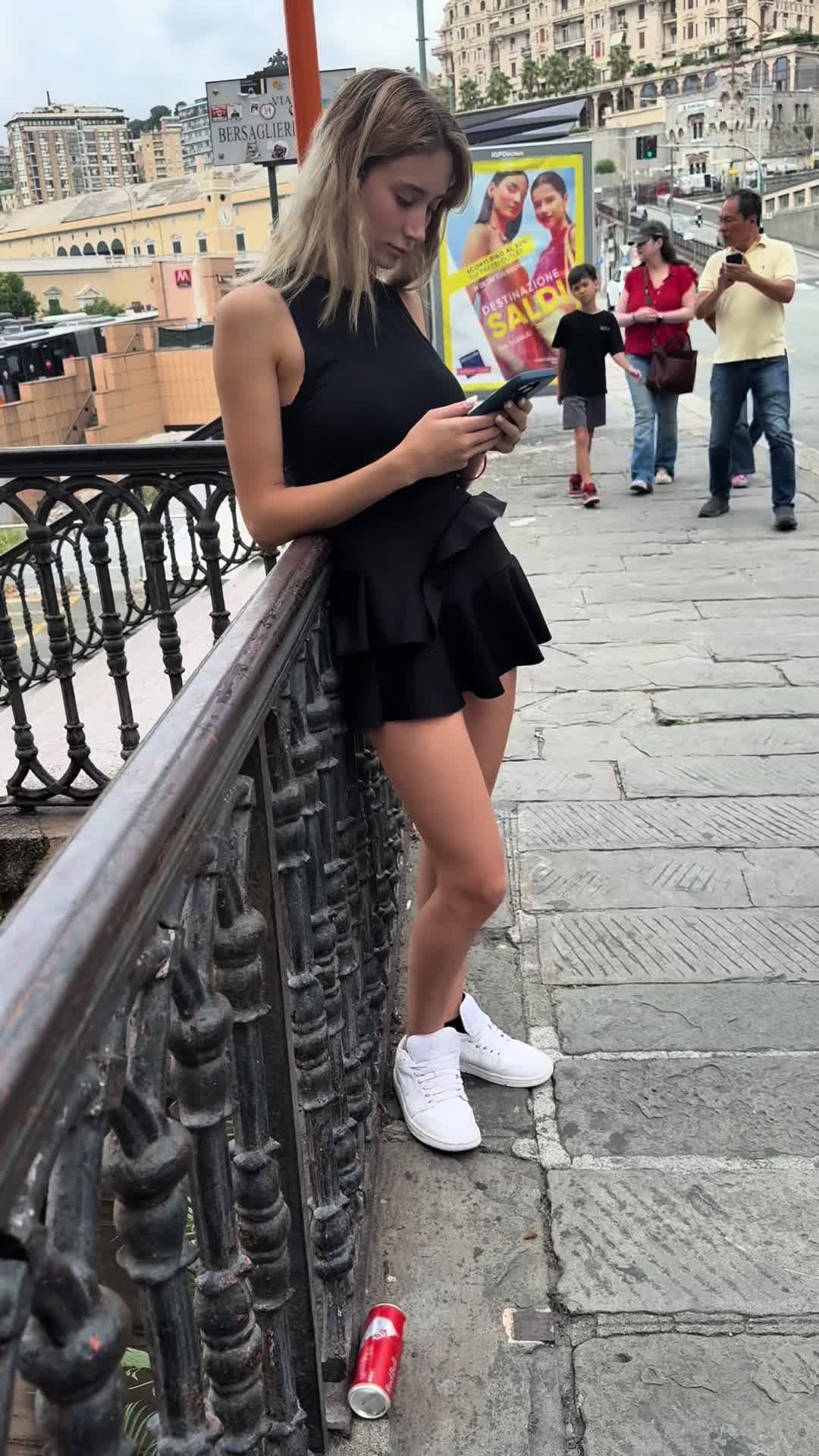 Janice (@janicesochas) - Urlebird