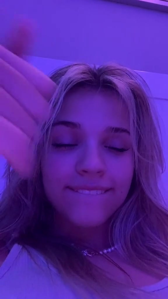 Sofia Lianna Salerno (@sofia.liannaxo) - Urlebird