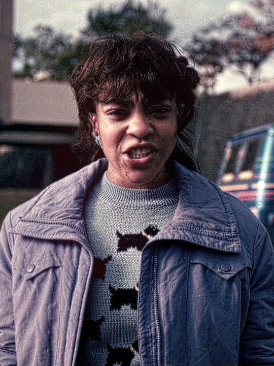 ERICA SINCLAIR IN STRANGER THINGS 5 | 2000squeef (@2000squeef_)