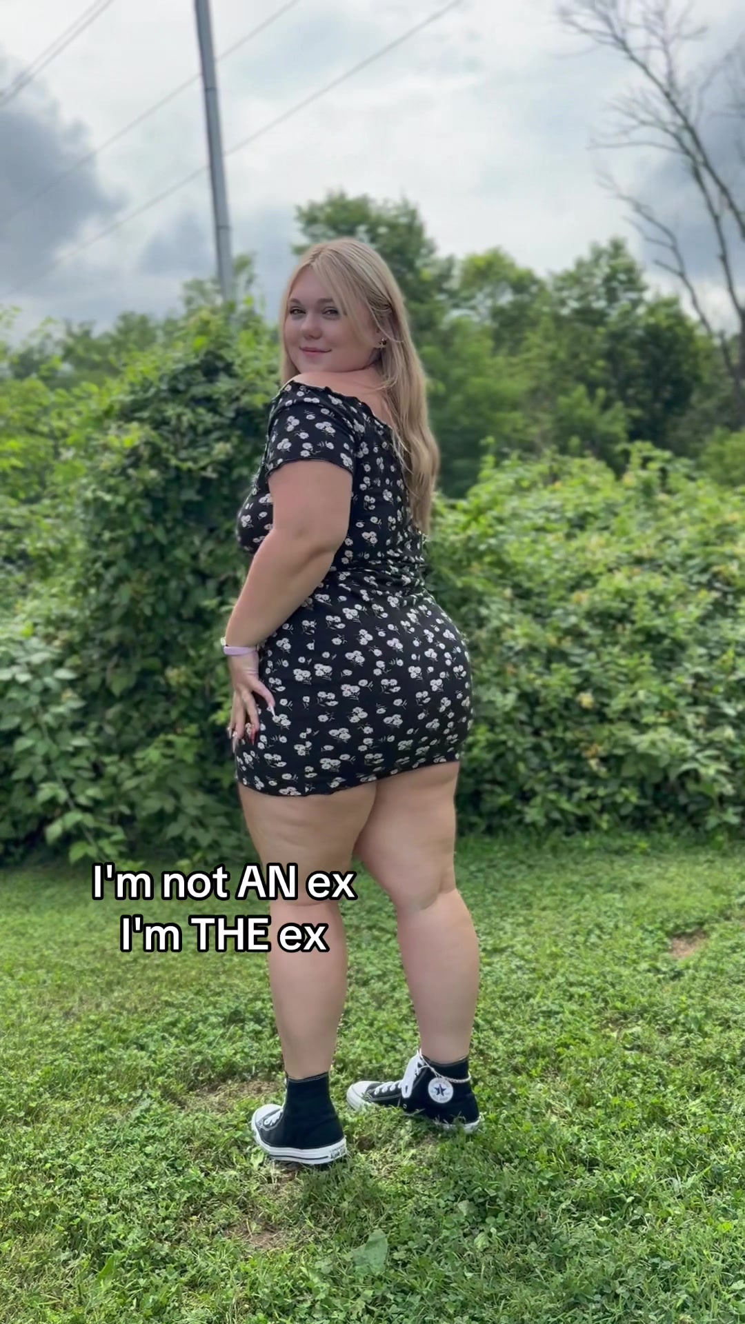 sarah (@lxves._) - Urlebird