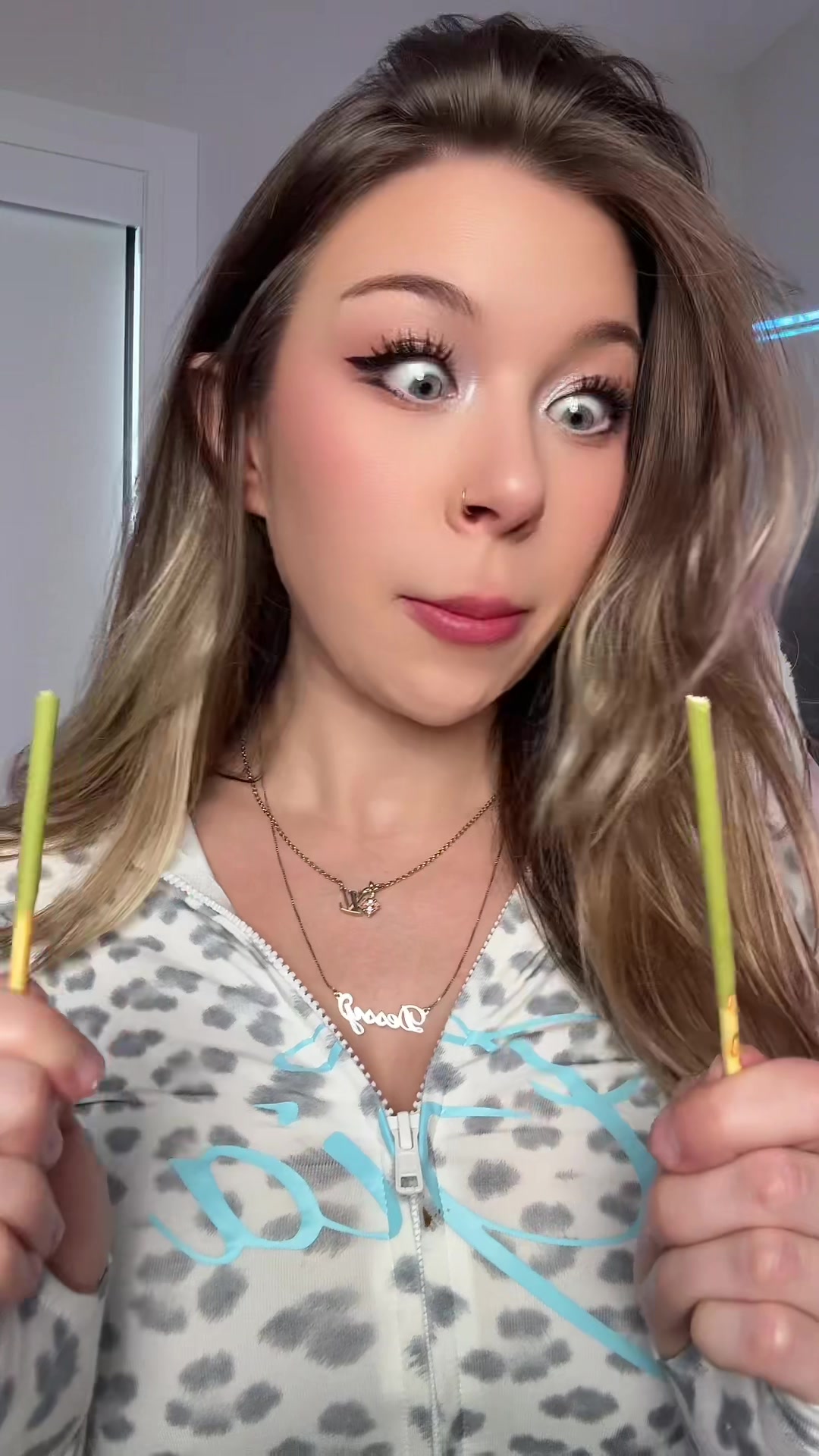 Dessyy (@dessyyc) - Urlebird