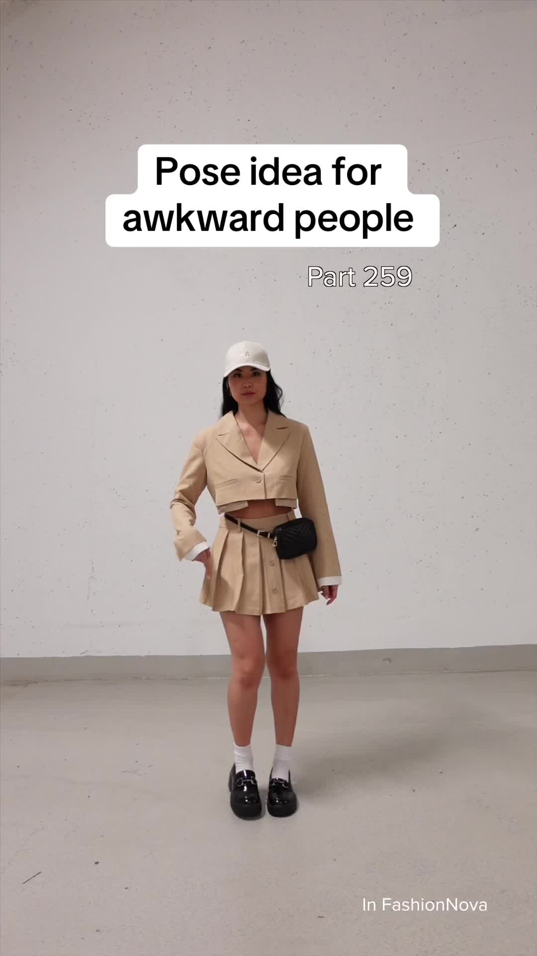 Outfit pose ideas for awkward people | heynicolewong_ (@heynicolewong_)