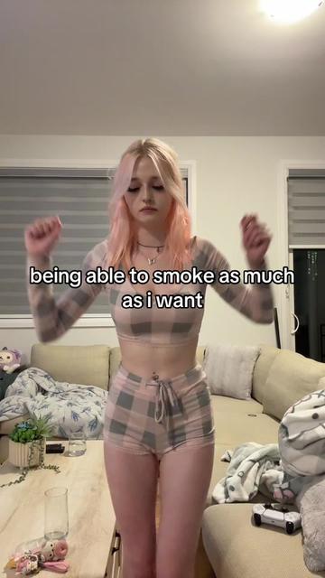 ashley.scarr (@ashley.scarr) - Urlebird
