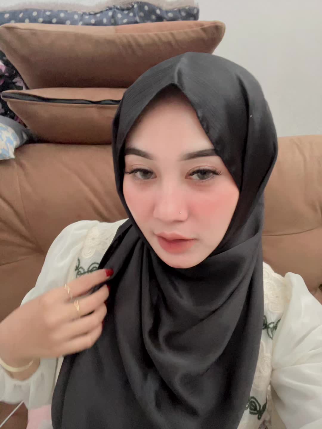 si monica (@monicaprhm) - Urlebird