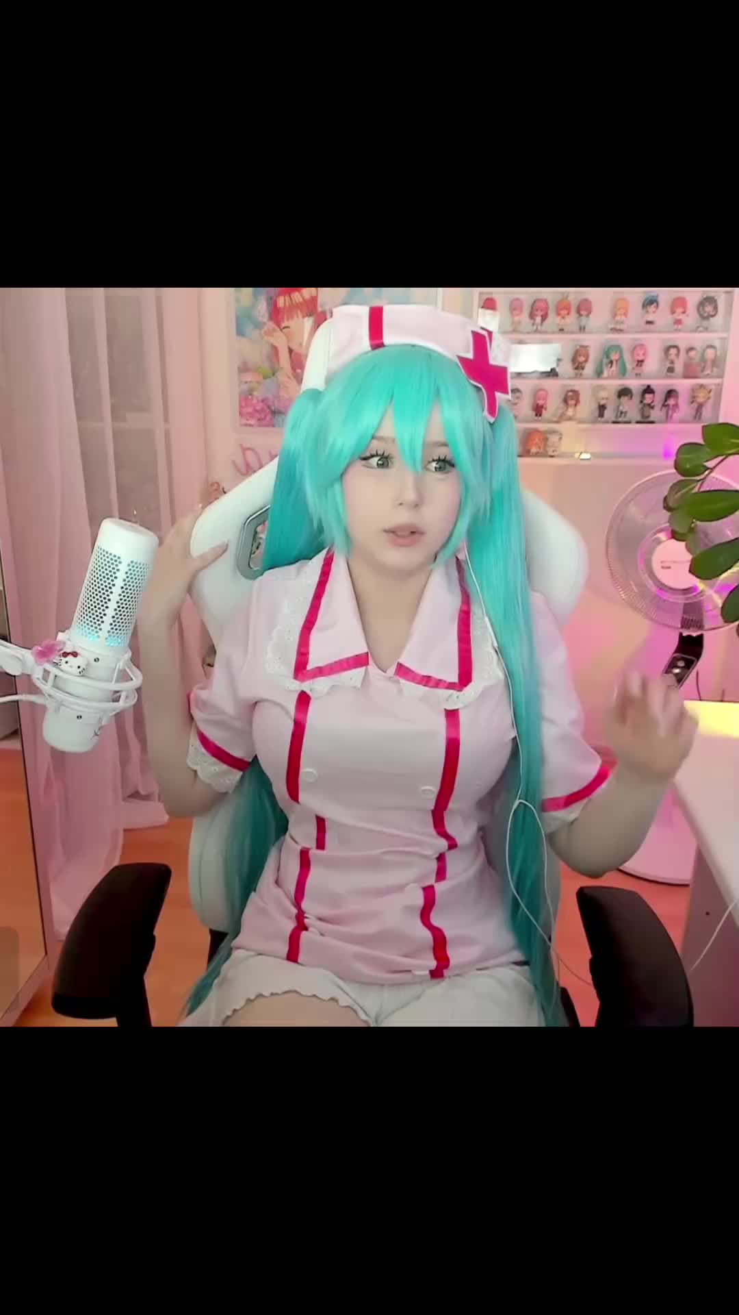 twitch.tv/upminaa (@upminaaa.cos) - Urlebird