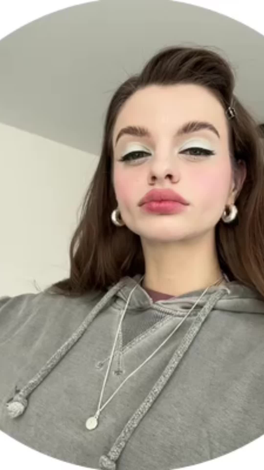 425 hearts, 9 shares, 6 | Марія Оз (@dukhovne.lychko)