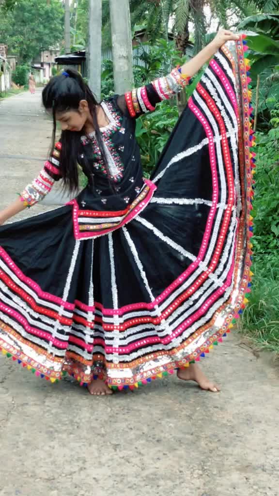 Payel Adhikari (@payel_adhikari) - Urlebird