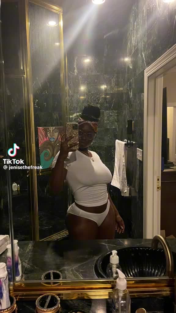 Jenise hart (@jeniseth_efreak) - Urlebird