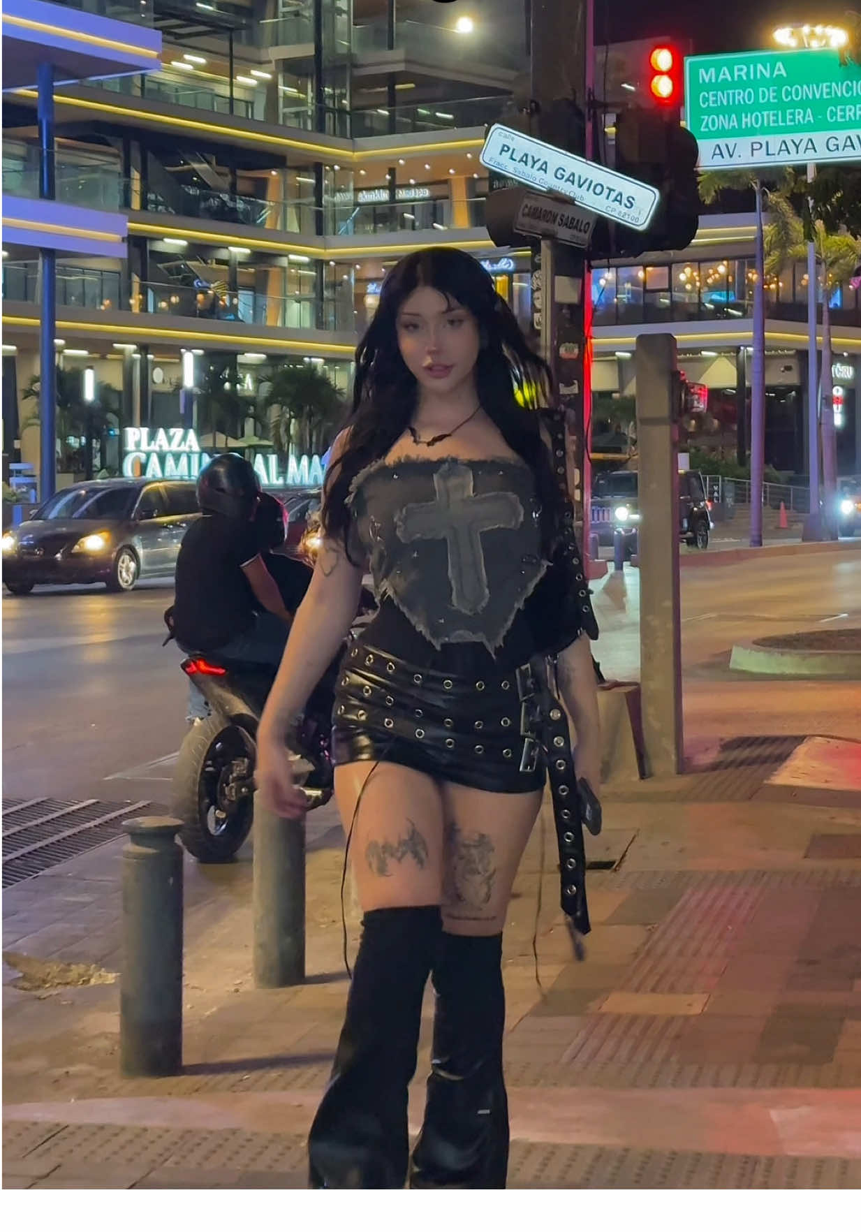 isofigirl (@imsofigirl) - Urlebird