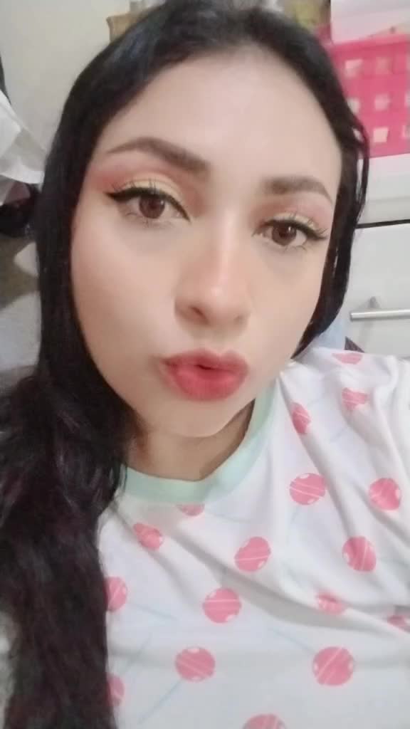 Miss Ary (@miss_ary24) - Urlebird