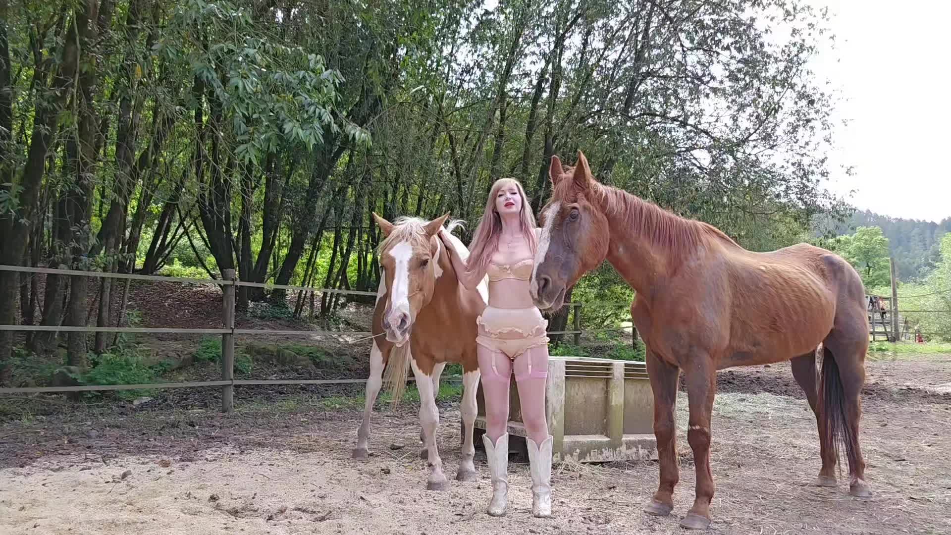 Dainty Rascal (@dainty.rascal.dancer) - Urlebird