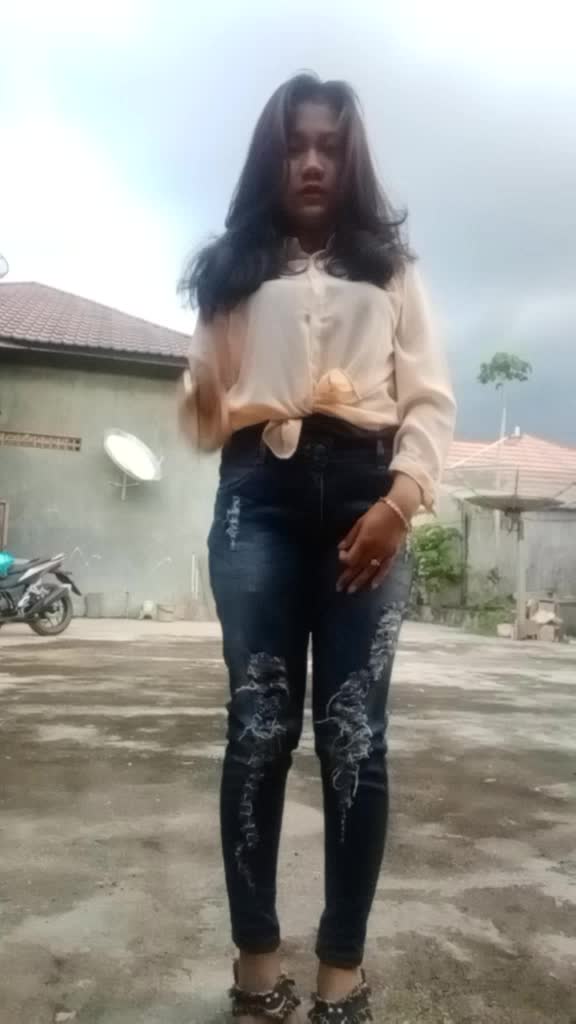 langit mendung, habis bikin tik tok | Sonia Kusuma Wardani (@sniawrd_)