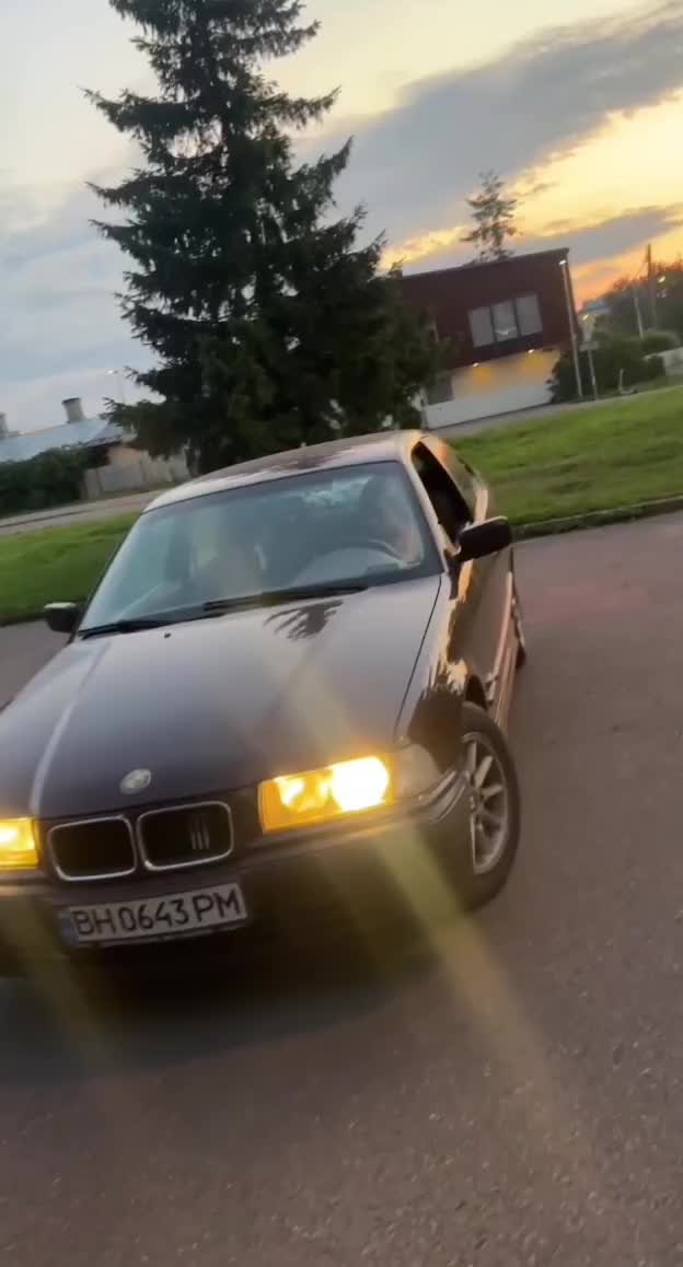 Valeria (@valerie_negurenko) - Urlebird