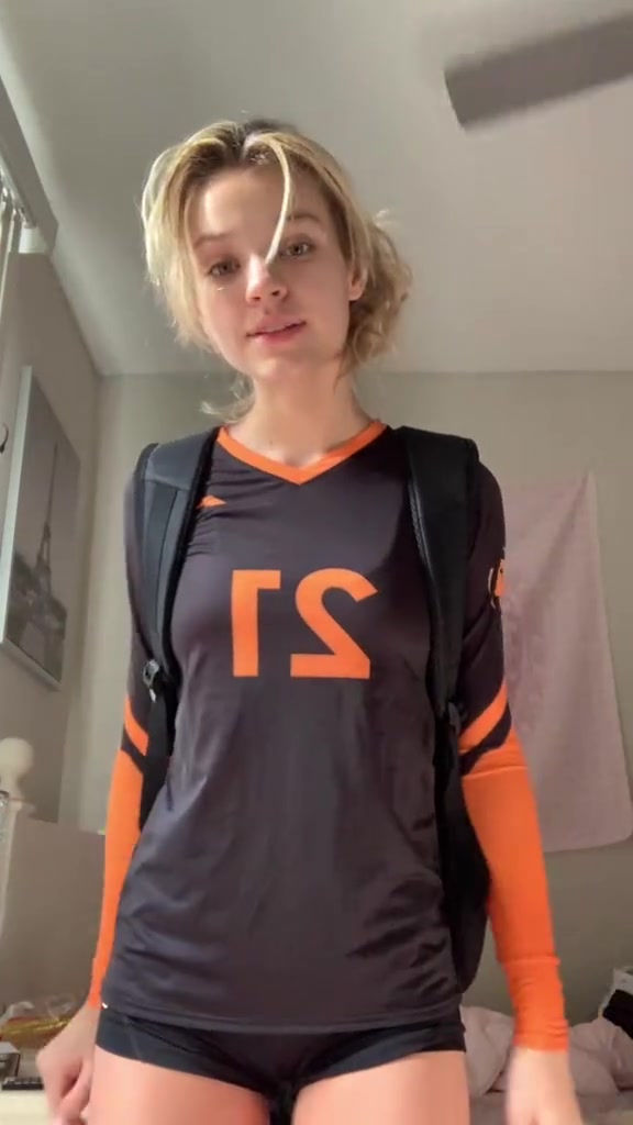 Sofia Lianna Salerno (@sofia.liannaxo) - Urlebird