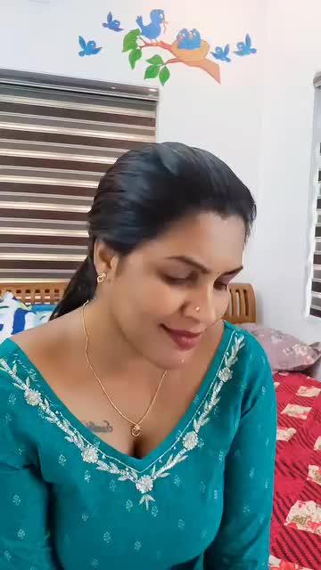 Reshma rechu (@reshma_cr7) - Urlebird