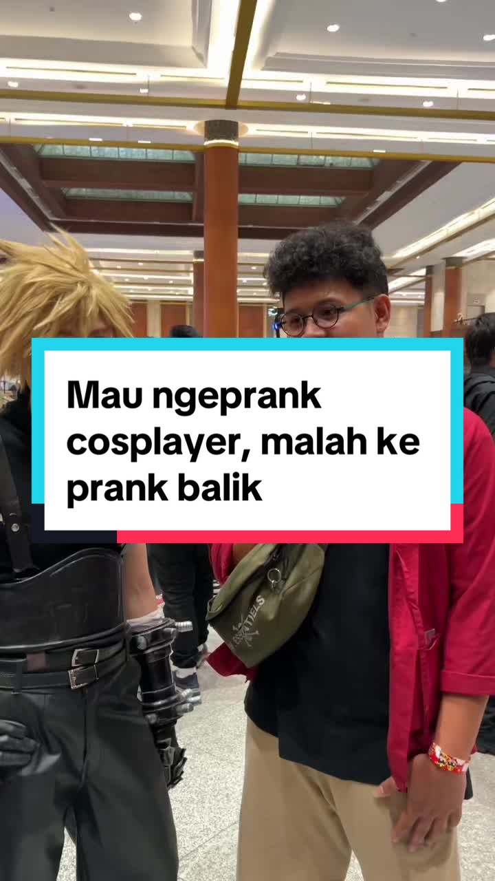 Mau ngeprank cosplayer, malah kena | A-Chara (@a_charaa)
