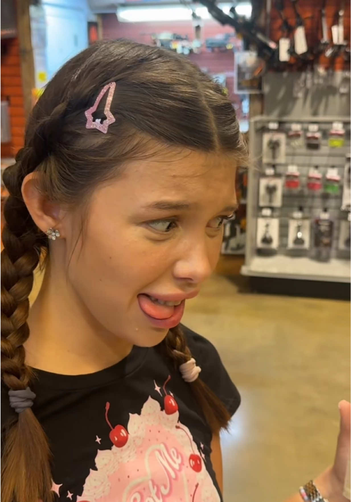 Evi 🌺 (@littlebirdevi) - Urlebird