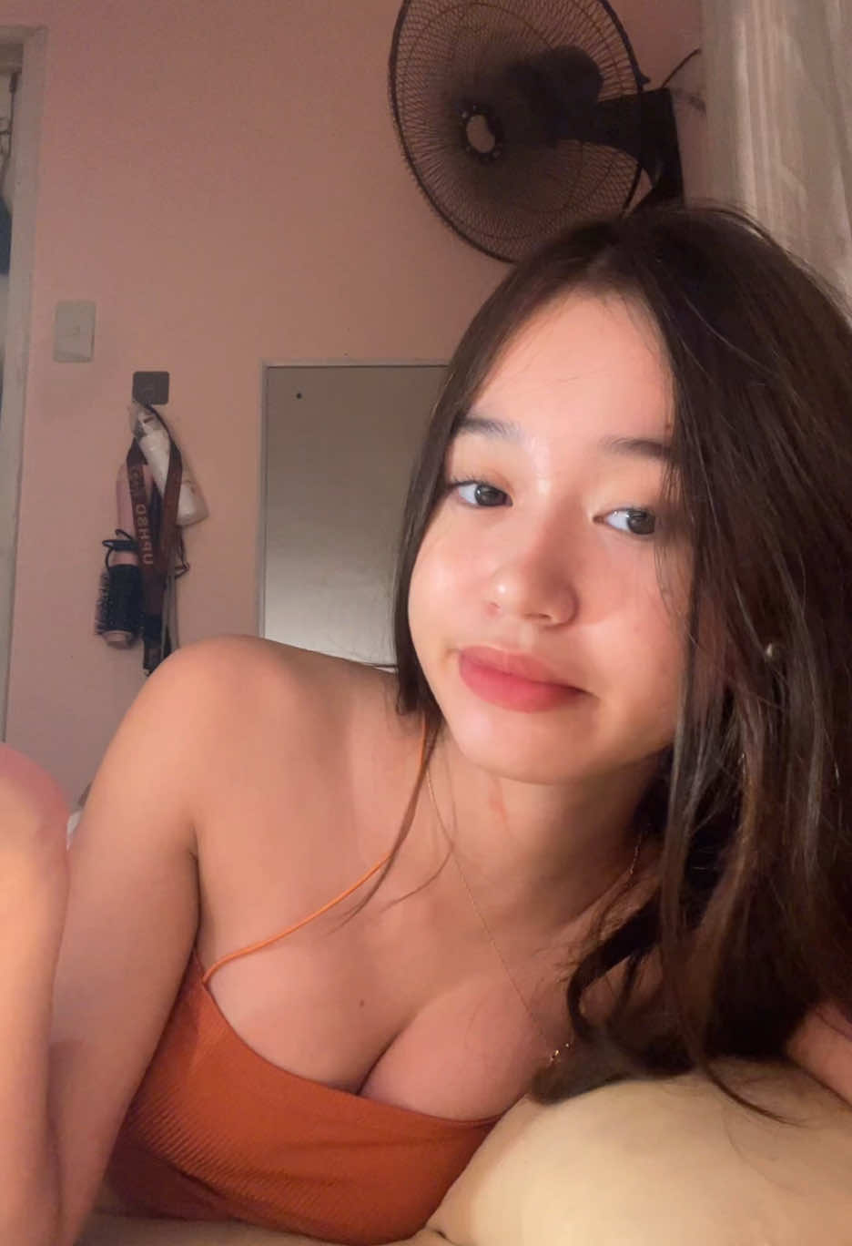 chichi (@chieezzeey) - Urlebird