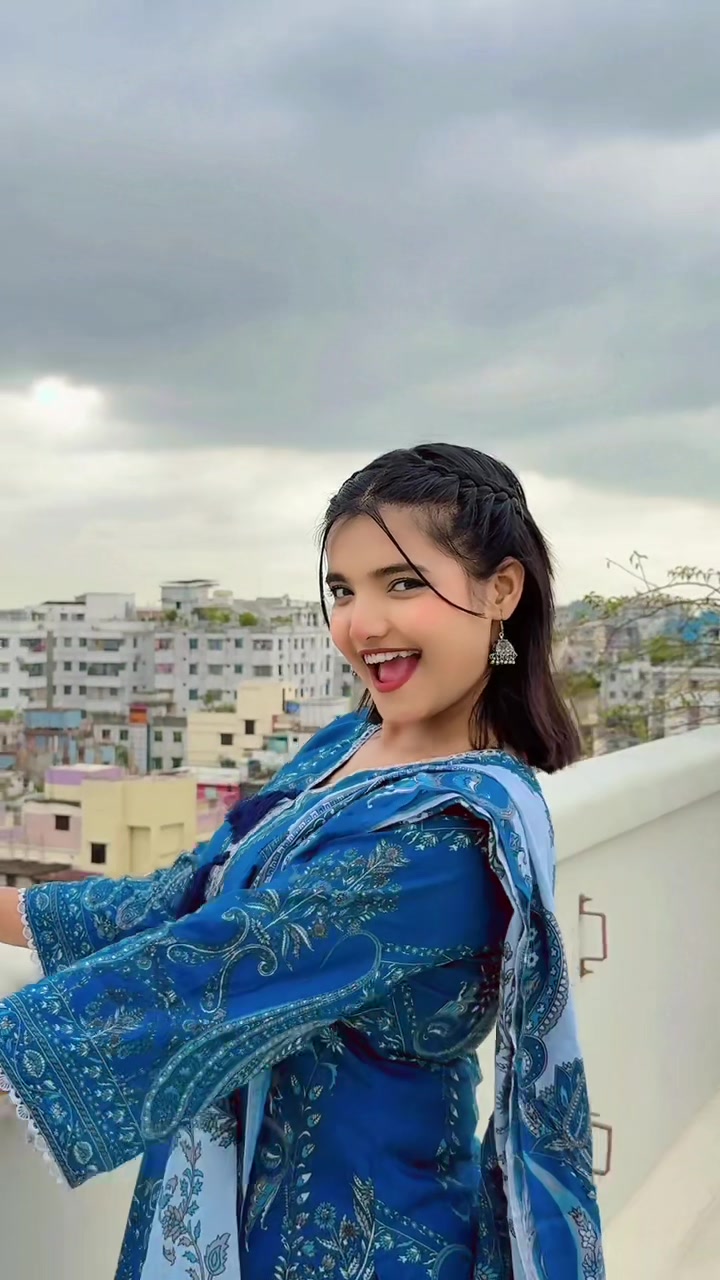 💙 | Farjana Mahbub Poly (@mahbubpoly)