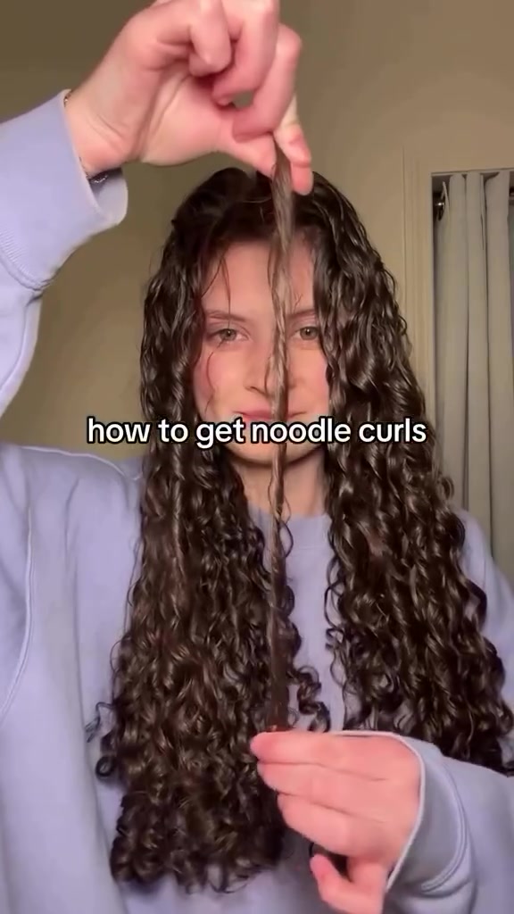 Wanna get define noodles curls | Nazih Cosmetics (@nazihcosmetics)