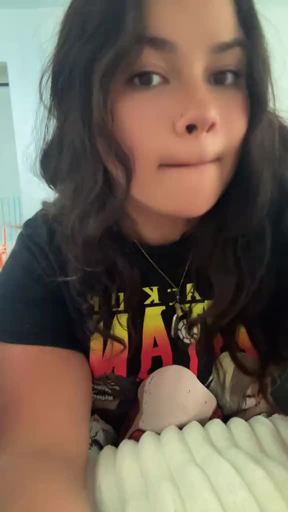 ihearttrinity (@ihearttrinity98) - Urlebird