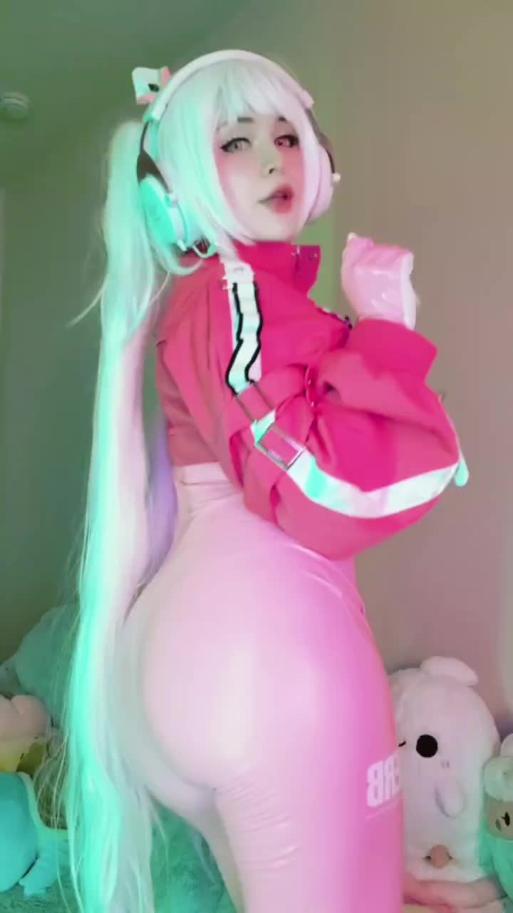 Pinkchyuwu Pinkchyuwu Urlebird