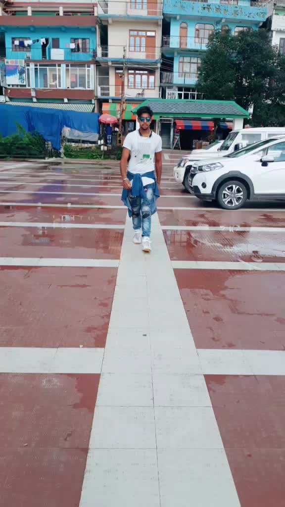 Itz_Sachin (@bhatiasachin2212) - Urlebird