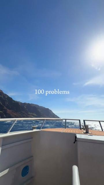 a boat day in hawaii could solve all my | Mariana 🧸 (@maarebeaar)