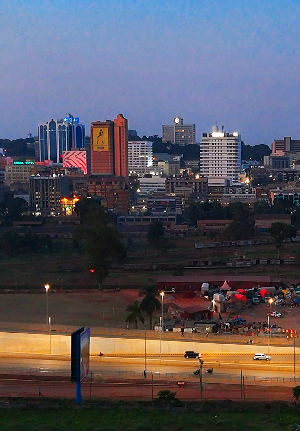 Cheeishing the dawn at Kampala 🇺🇬 a | 𝐑𝐈𝐂𝐇 𝐔𝐆𝐀𝐍𝐃𝐀🇺🇬 (@rich_uganda)
