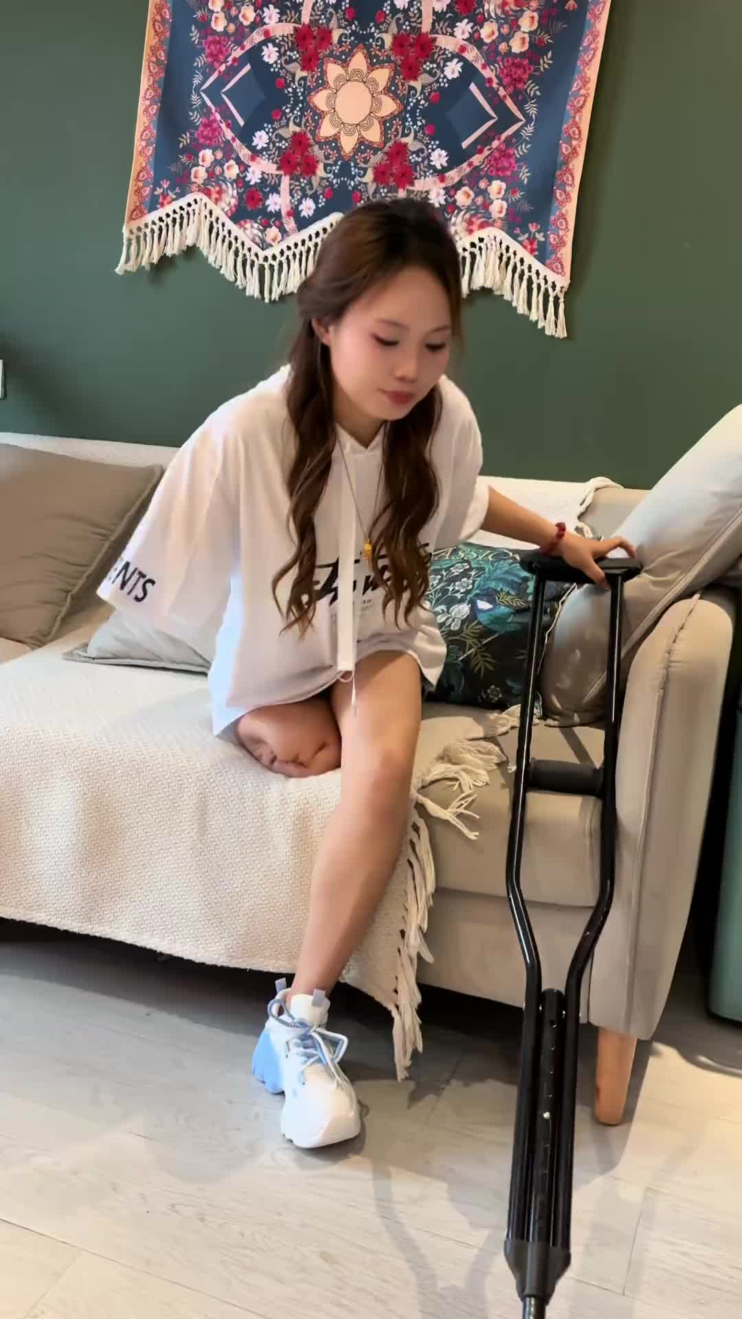 AbbyOOE amputee with only one arm and | LanziAmputee (@lanziamputee)
