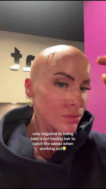 sweat dripping in my eyeballs isn’t a | CHLOE BEAN (@chl0ebean)