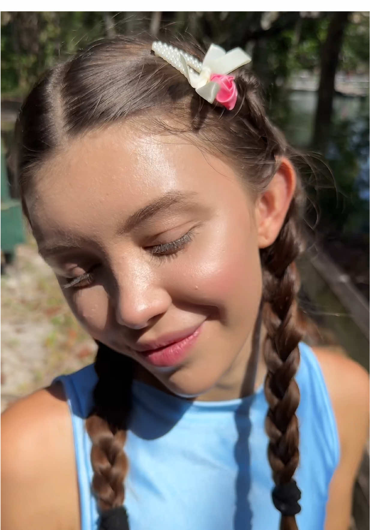 Evi 🌺 (@littlebirdevi) - Urlebird