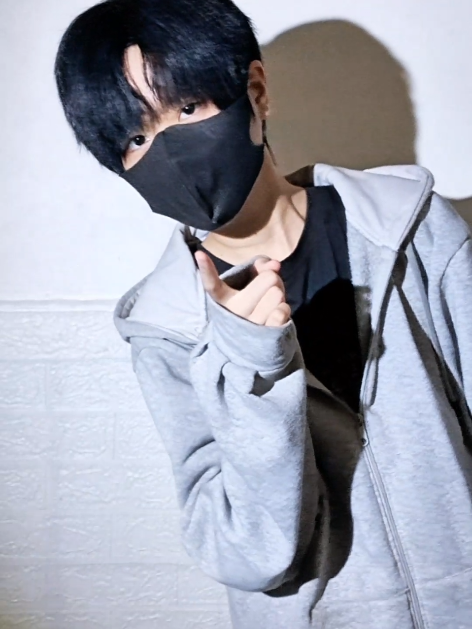 𝗠𝗜𝗞𝗨𝗡 (@mikun190) - Urlebird