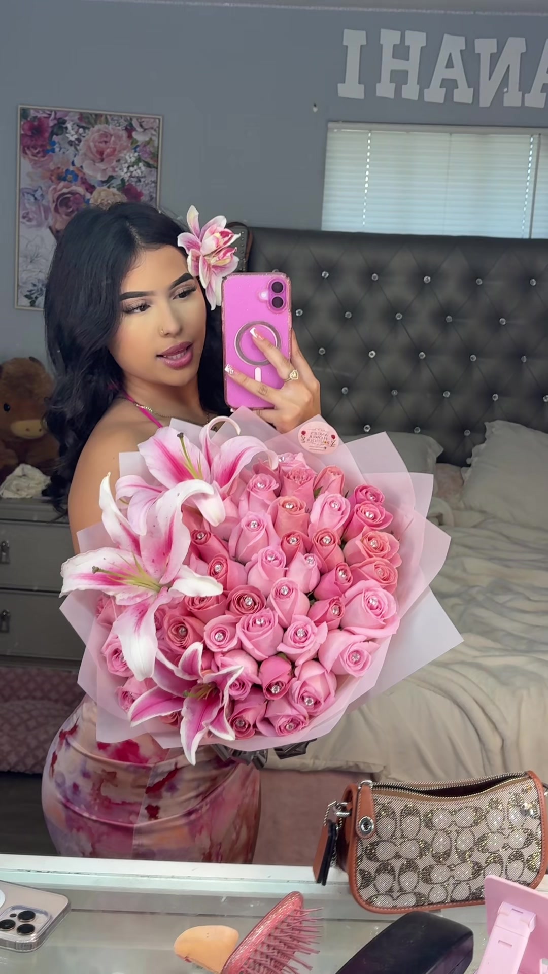 Anahi (@weluvanahi) - Urlebird