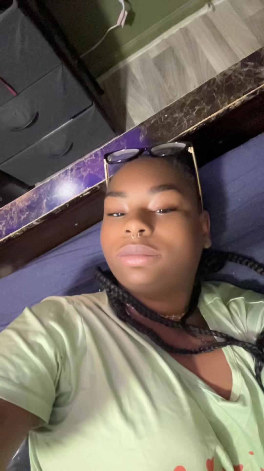 Shawnna Jonnell (@shawnnajonnell) - Urlebird