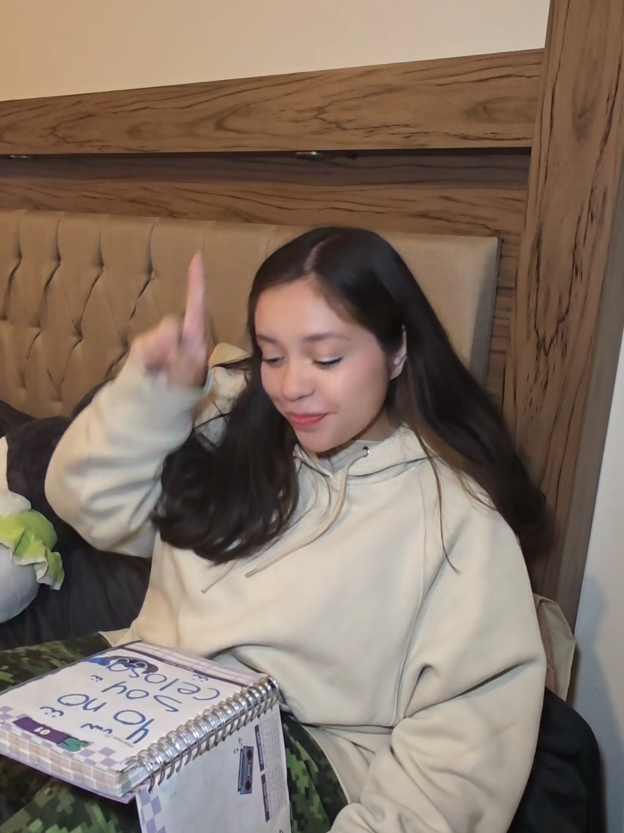 ValeRuky (@valerukyy) - Urlebird