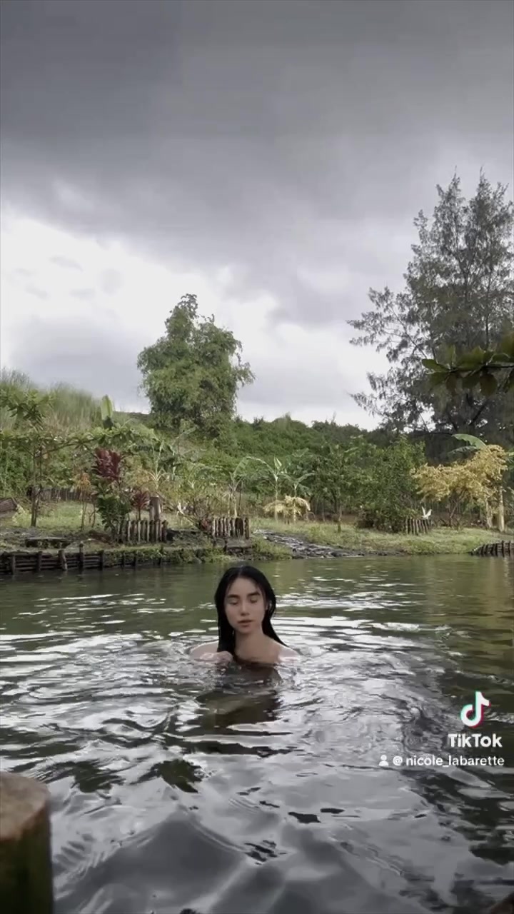 nicolelabarette (@nicole_labarette) - Urlebird