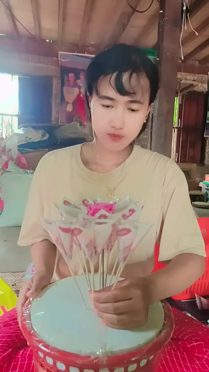 Lae Lae Khaing (@laelaekhaing329) - Urlebird