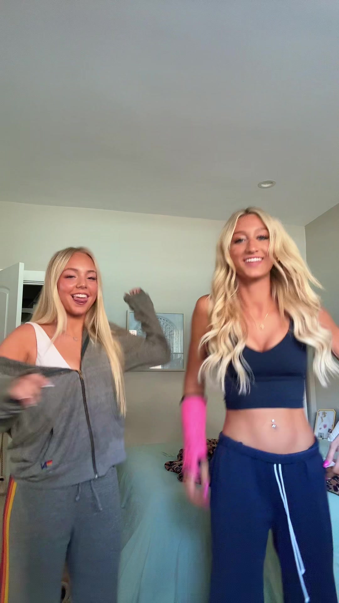 THEY HAVE A BOOMBOX ?!?! Beck + Baddie | Khihani (@khihani)