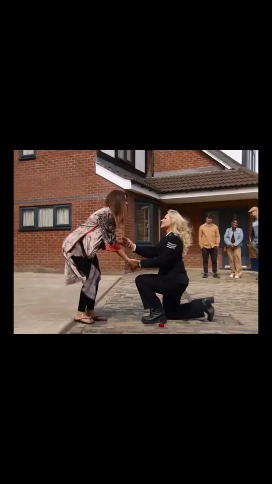 Corrie_swarla (@corrie_swarla) - Urlebird