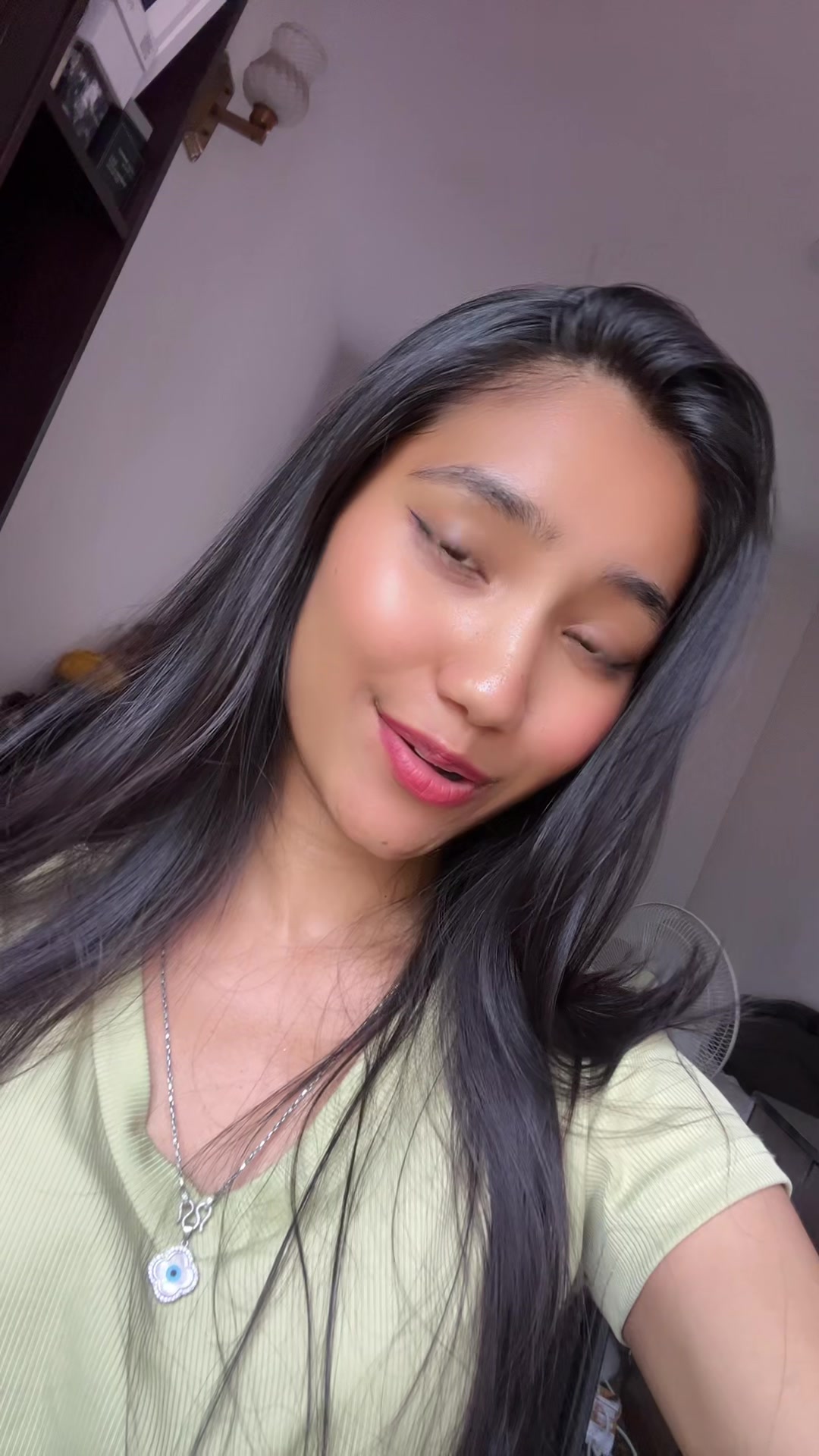 Anuska Thapa (@anuska_1111) - Urlebird