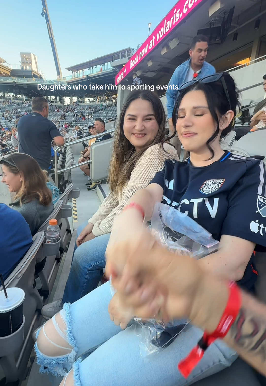 Kaelyn (@baeeelyn) - Urlebird