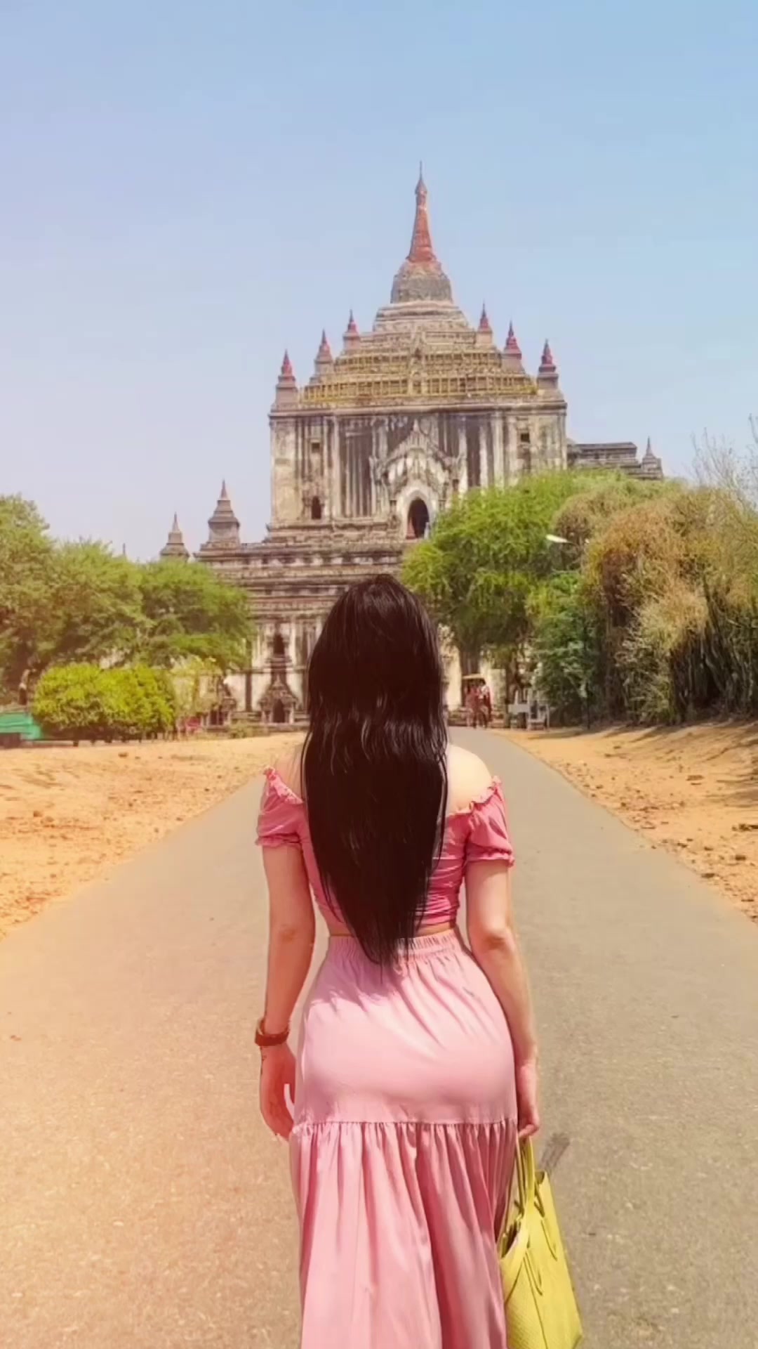 #hninhninmon မင်းရှိရာ🌸🤍#💕💕💕💕💕 | Hnin Hnin Mon (@hninhninmon01)