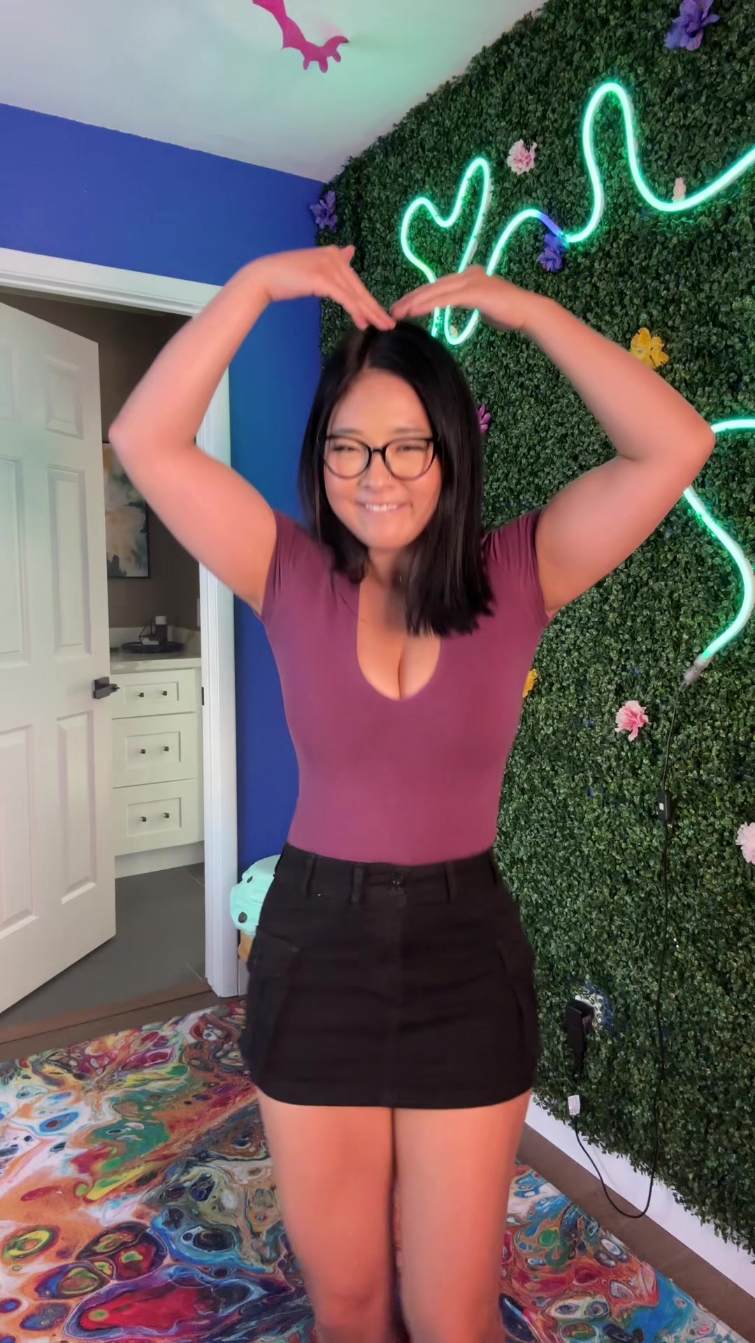 Kimberly Yang (@officialkimyang) - Urlebird