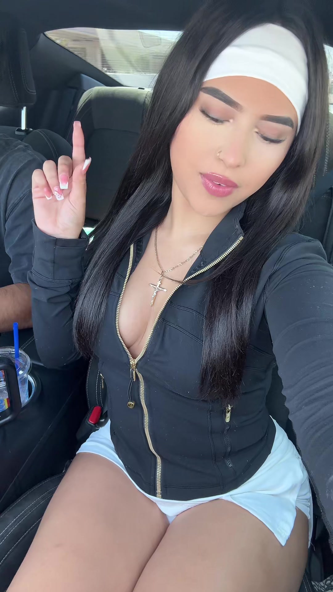 Anahi Weluvanahi Urlebird