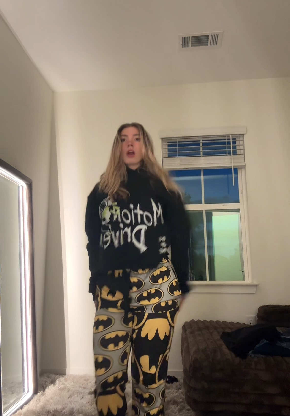 Carley (@carleycakeee) - Urlebird