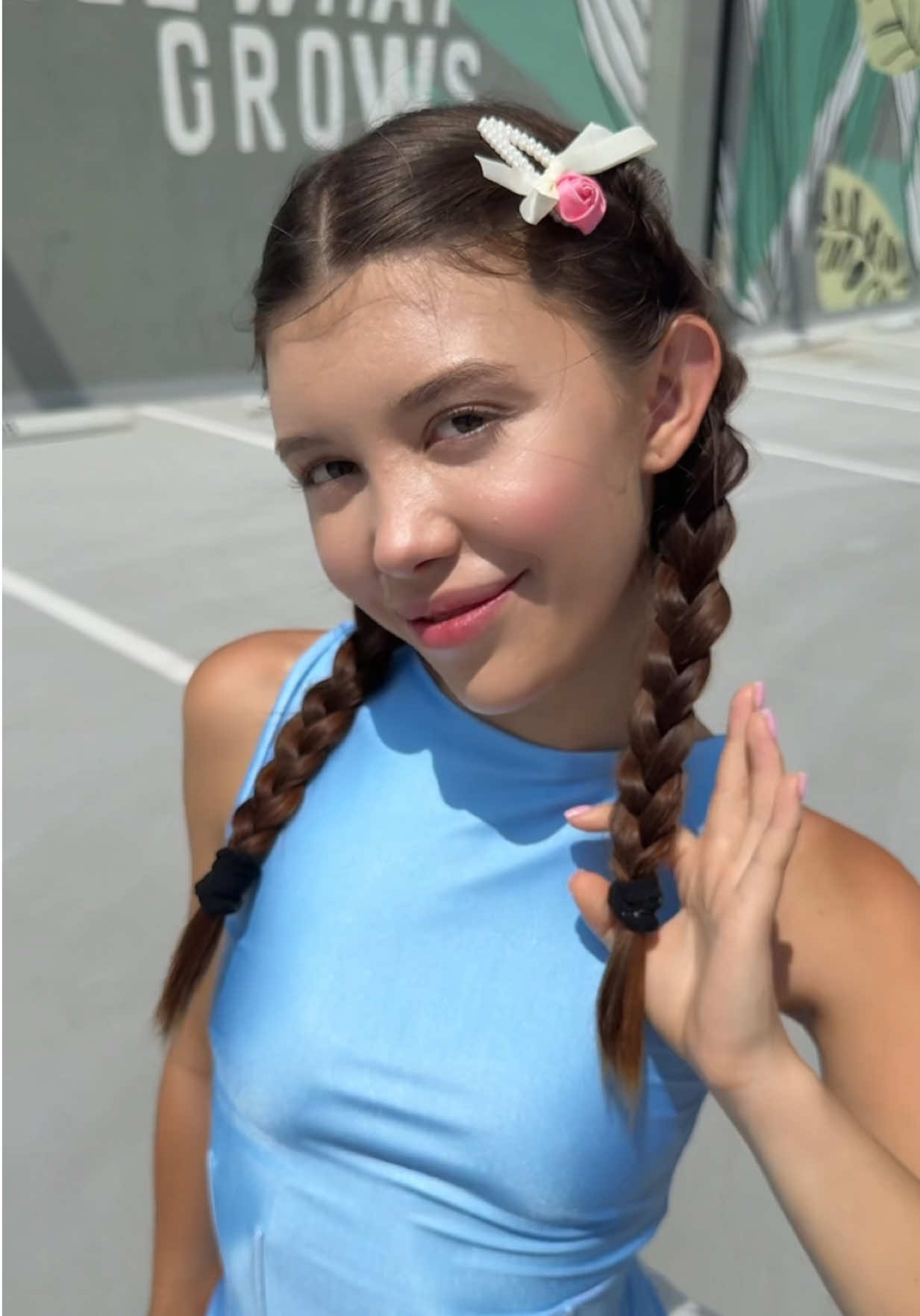 Evi 🌺 (@littlebirdevi) - Urlebird